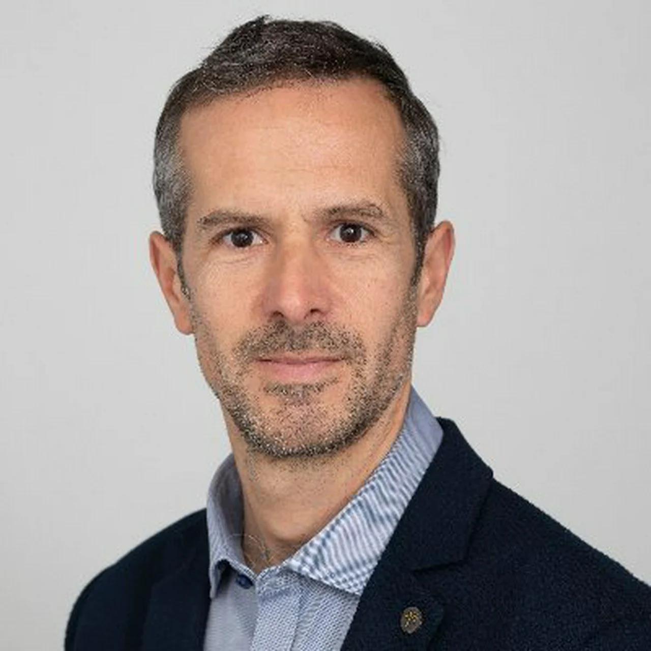Docteur Denis AGRET : bilan catastrophique des Injections sur femmes ...