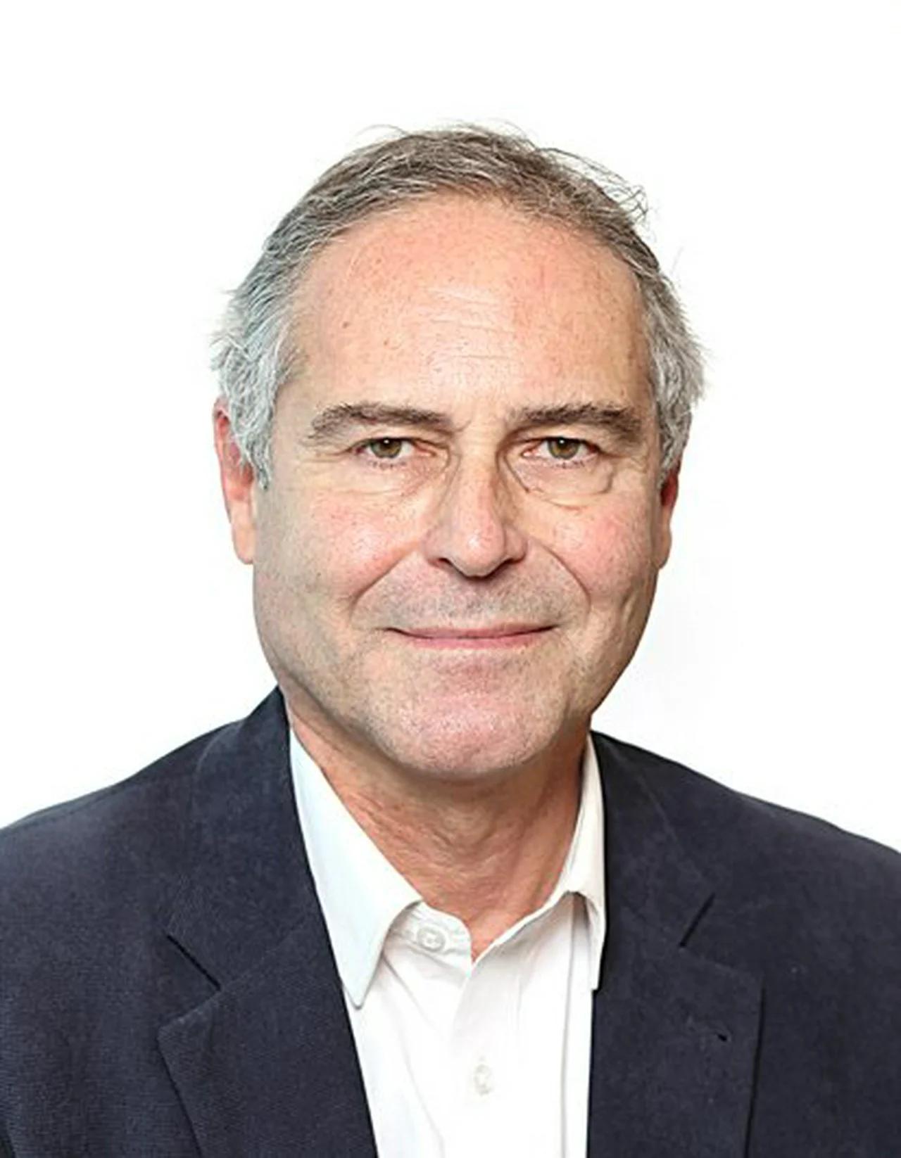 Effets secondaires et dangerosité des vaccins / Pr Christian Perronne ...