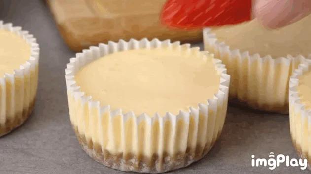 Easy Mini Cheesecakes Recipe