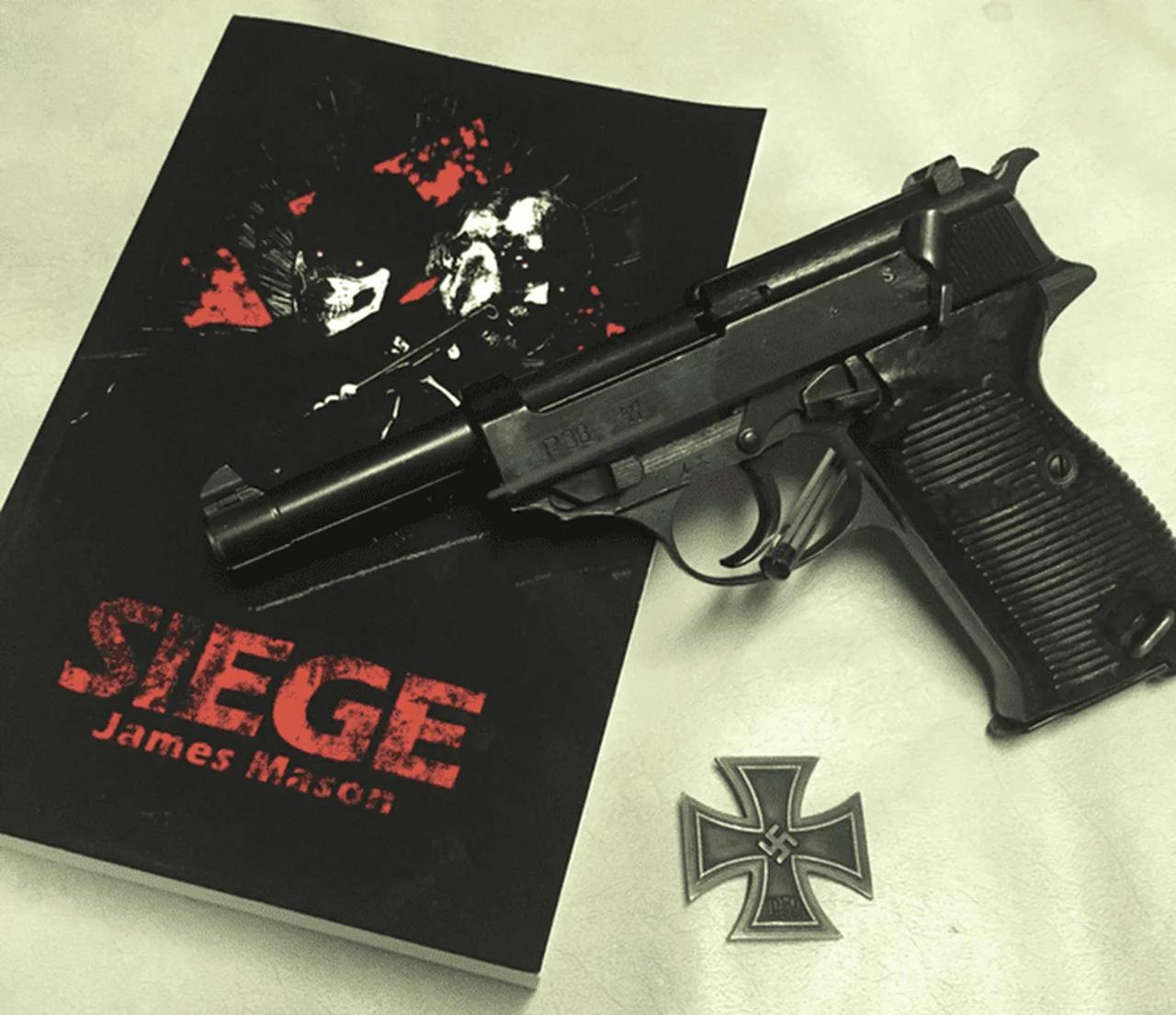Siege — James Mason (1992) Reader: Alex Linder
