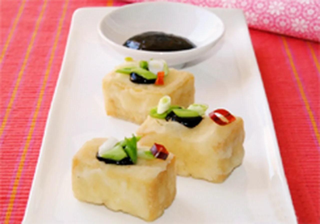 Tofu frito crujiente con salsa de miso