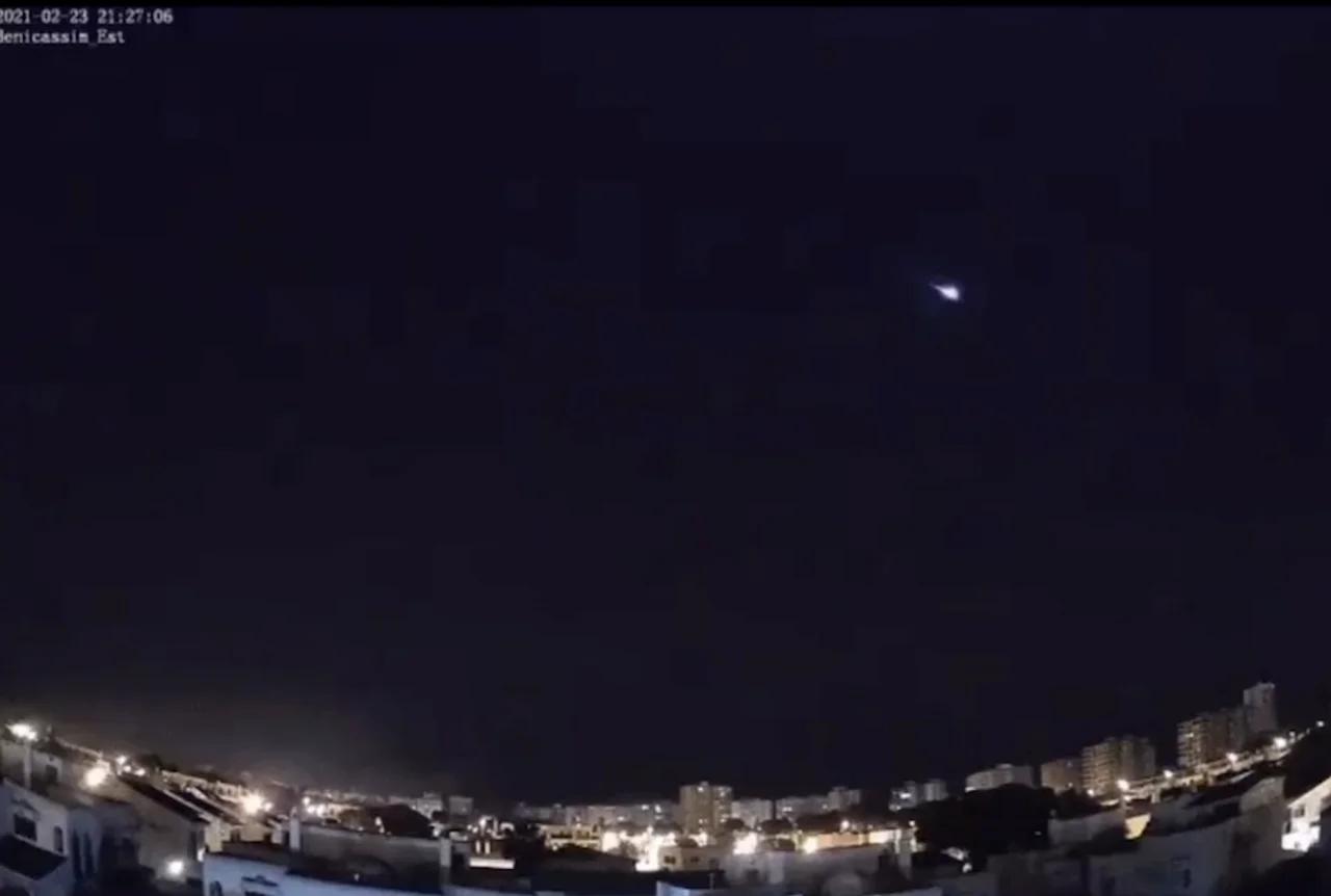 A bright meteor fireball seen in Alberta