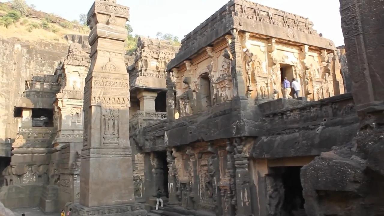 Kailasa-Temple-in-Ellora-Caves---Built-with-Alien-Technology