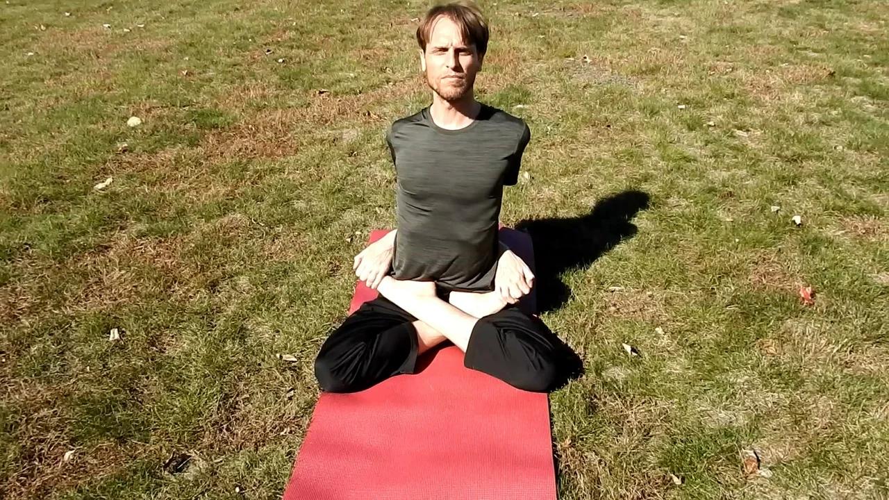 How To Do Full Lotus – Yoga Lotus Position – ITVQ