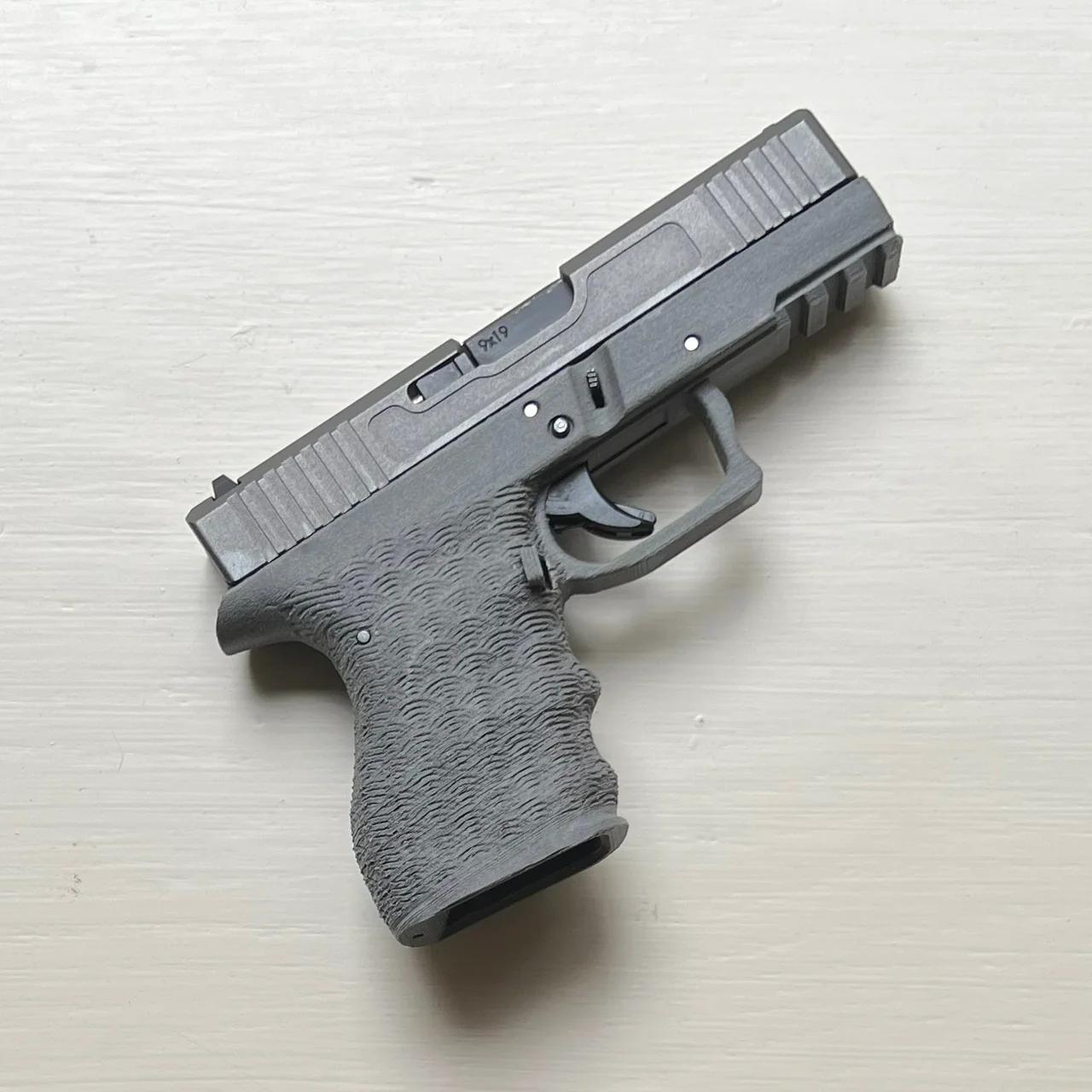 PP19.2 - 3d printable left handed glock g19 with ergonomic grip (DD19.2 ...