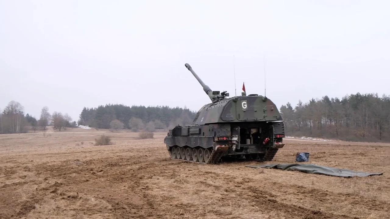Massive German Howitzers • Live Fire Operation Germany