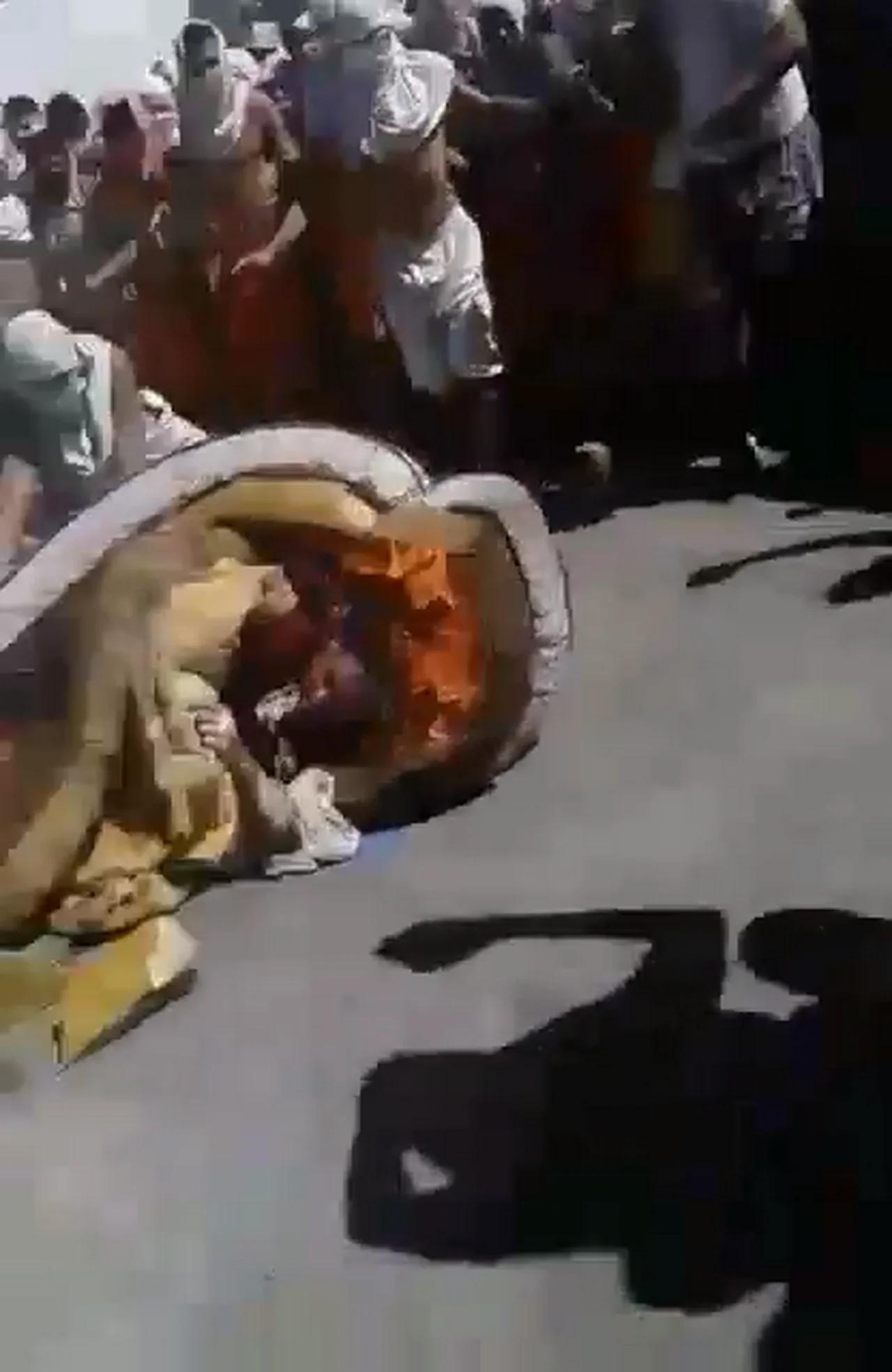 (2016) The Brazilian Burning Mattress Video