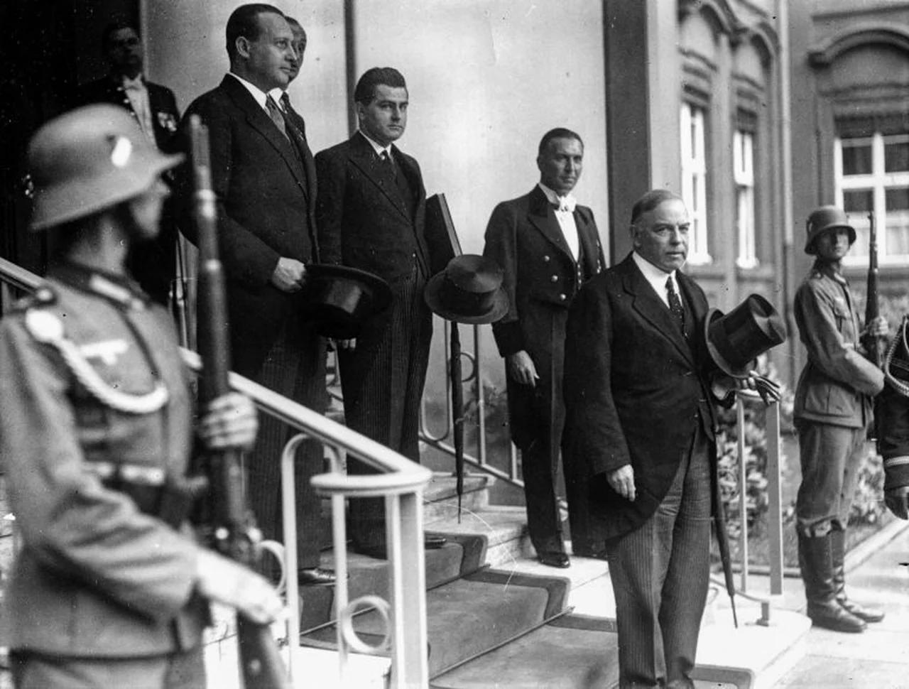 Hitler’s Secret: Canadian Prime Minister MacKenzie King – 1 of 2