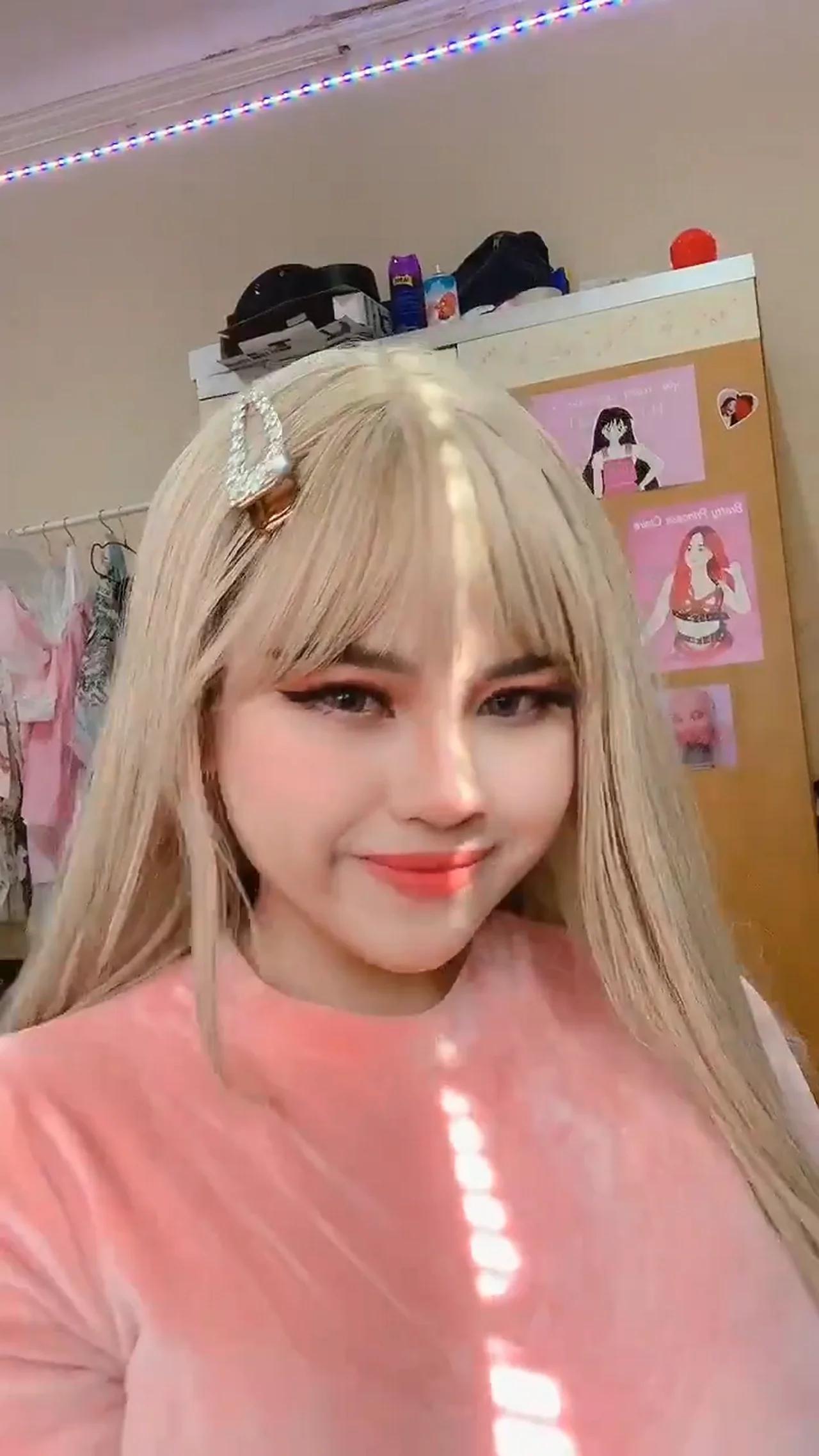 Cute Asian Girl