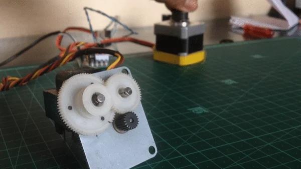 Stepper Motor Controlled Stepper Motor without Microcontroller