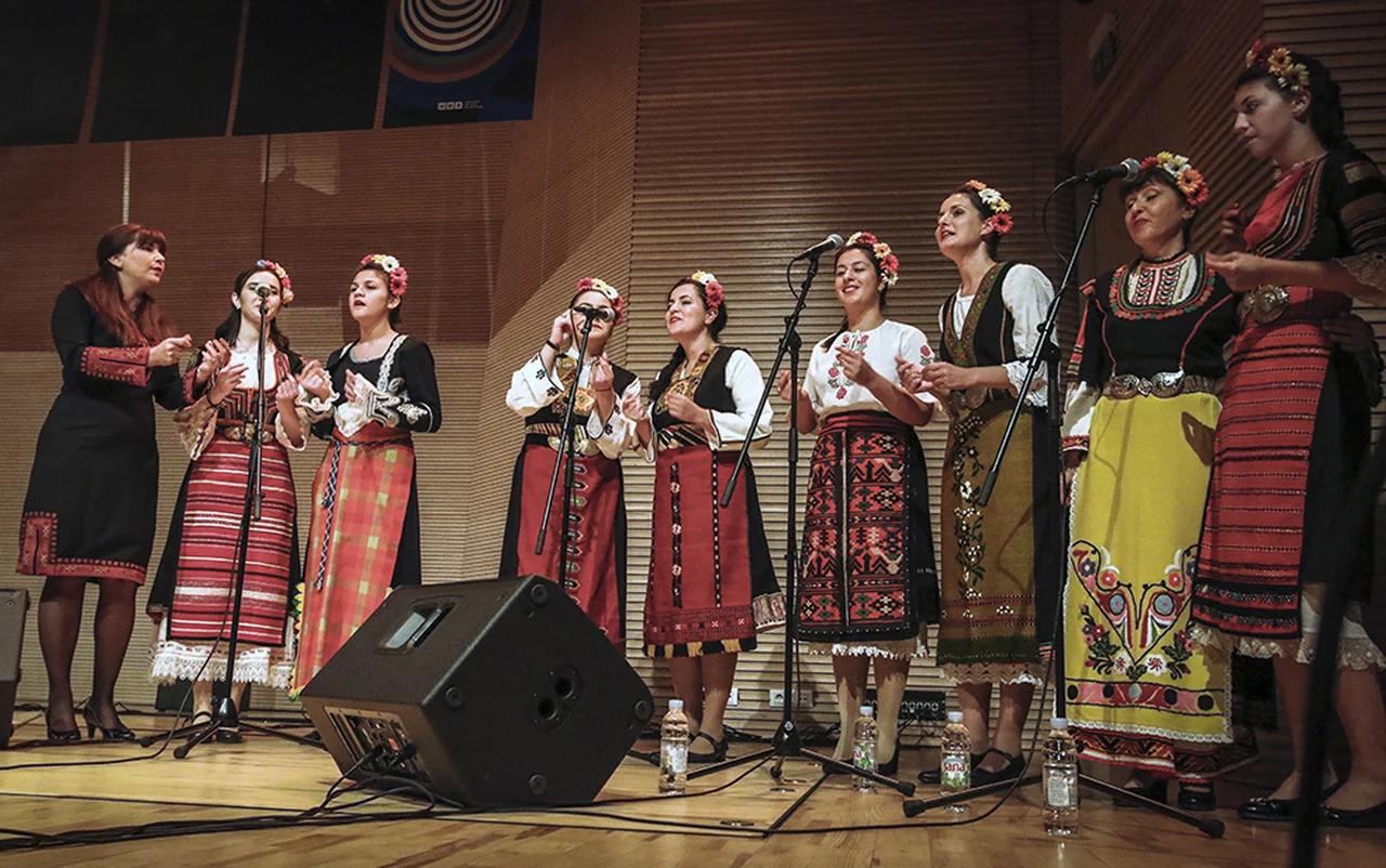 Keke Meke - Nusha Choir (Bulgaria)