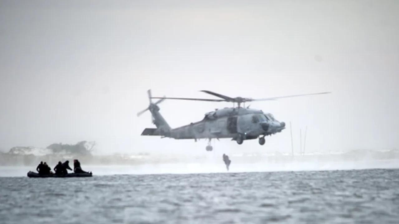 US Special Forces • Recon Marines Conduct Dive Insertion