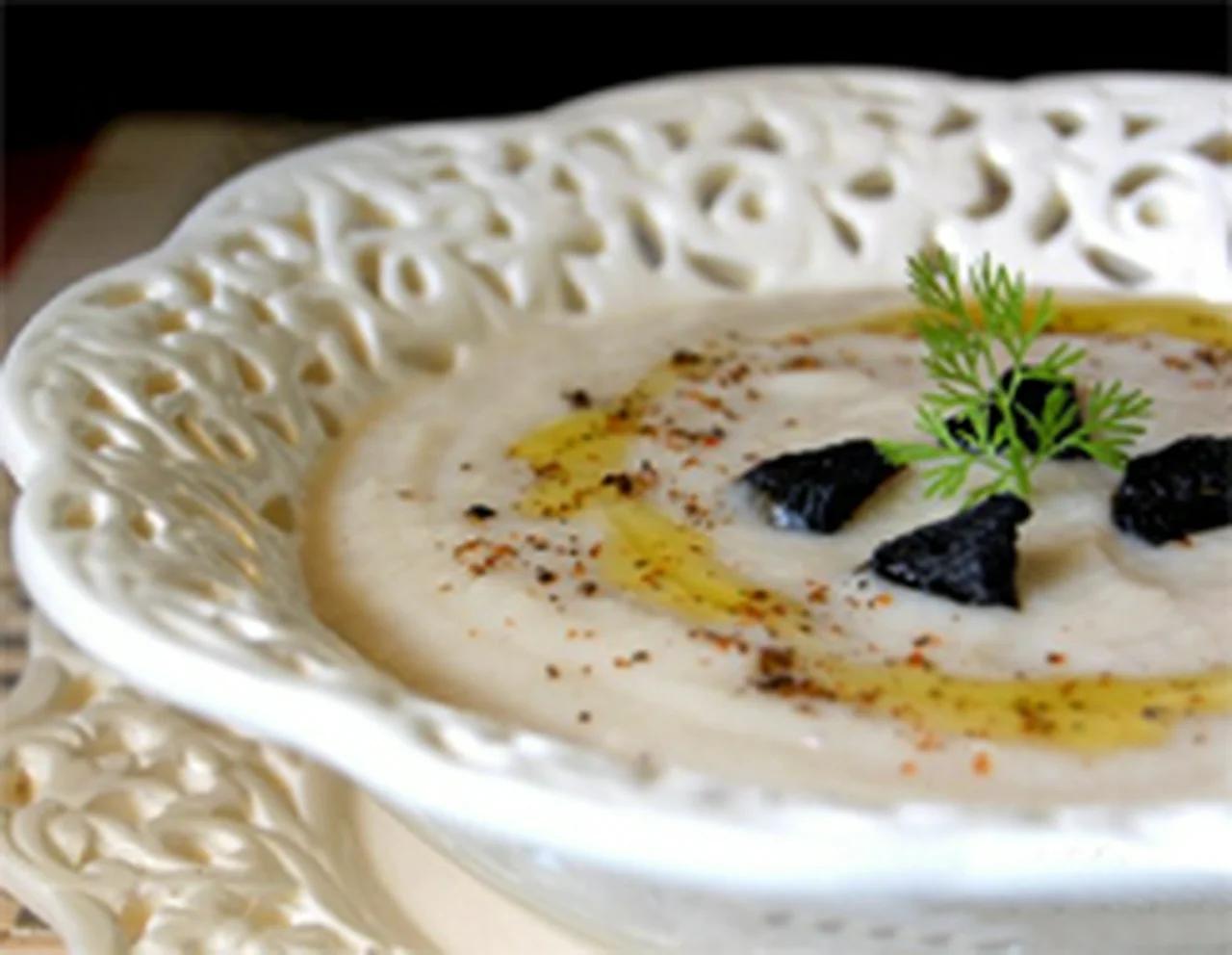 Puré de coliflor al jengibre con ajo negro