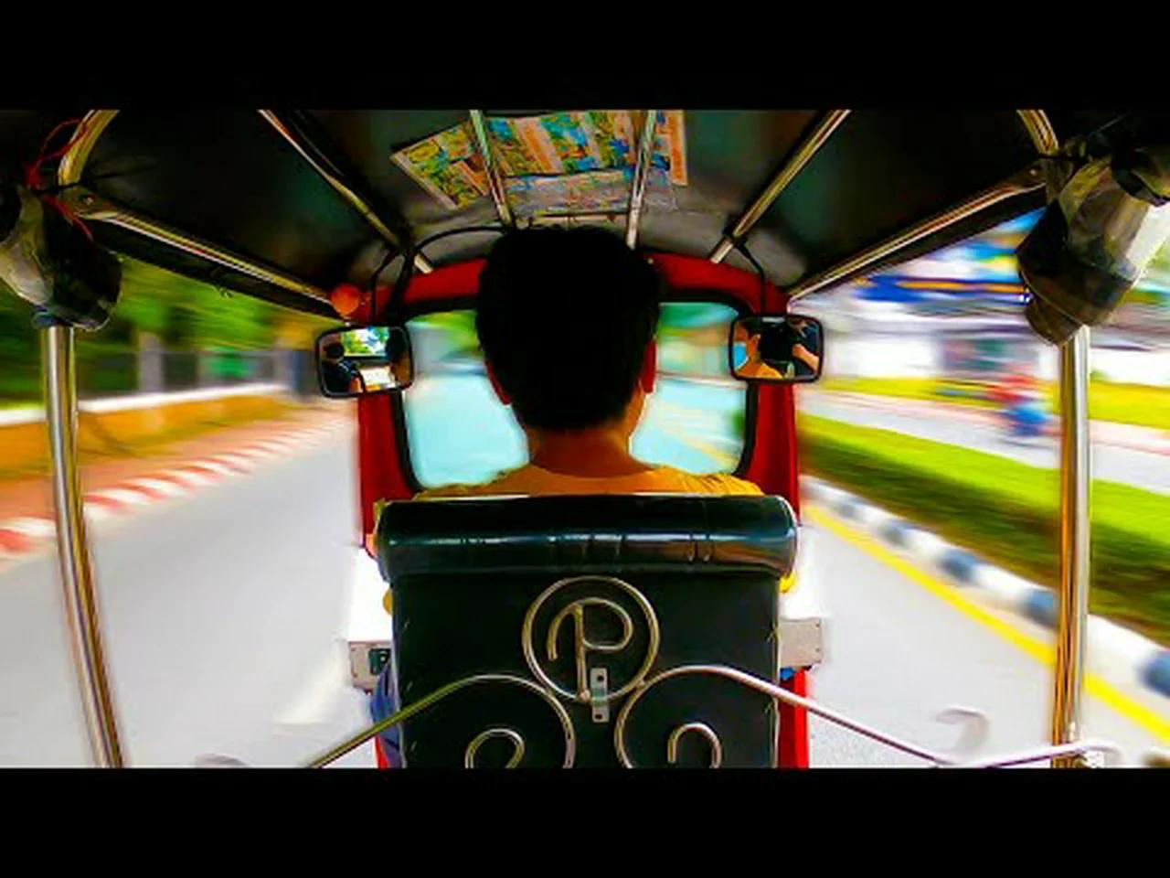 Grab Electric TUK TUK Ride In Chiang Mai Thailand
