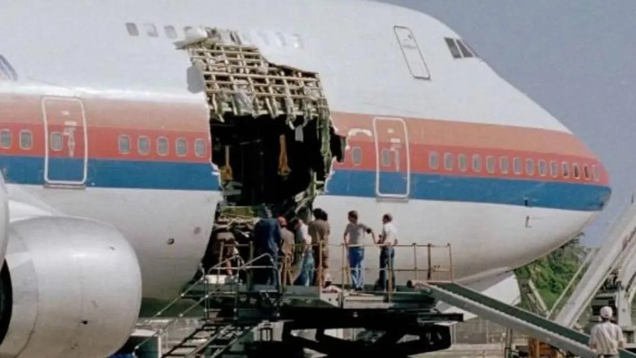 United Airlines Flight 811 - 1989