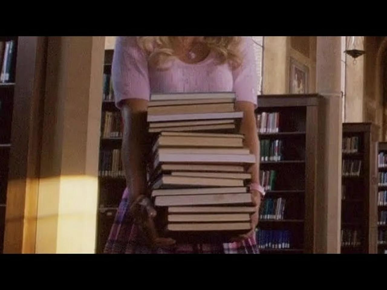 The Schools 𝒫𝓇𝒾𝓃𝒸𝑒𝓈𝓈 👛₊˚⊹ ʚɞ حُزمَةُ الطالِبَةُ المثاليَّةُ