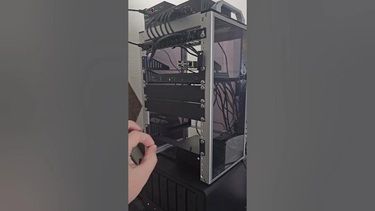 Mini Server RACK Review