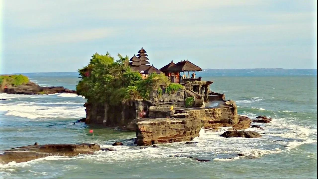 Tempat Wisata Wajib Kunjung Saat Liburan Ke Bali | Tanah Lot Temple