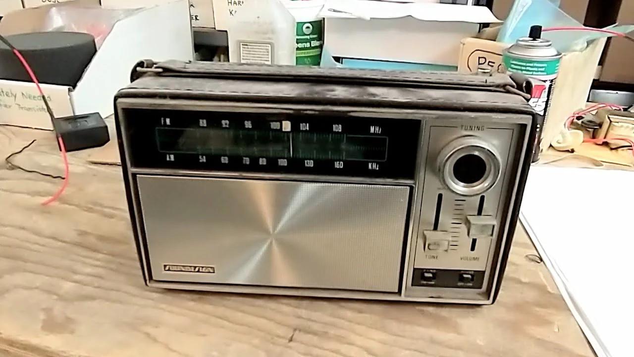 Service attempt on a 1960s/70s Soundesign 2922 am/fm transistor radio