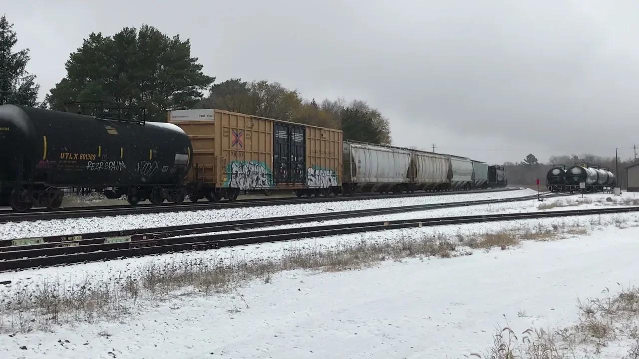 BNSF FREIGHT WITH NS