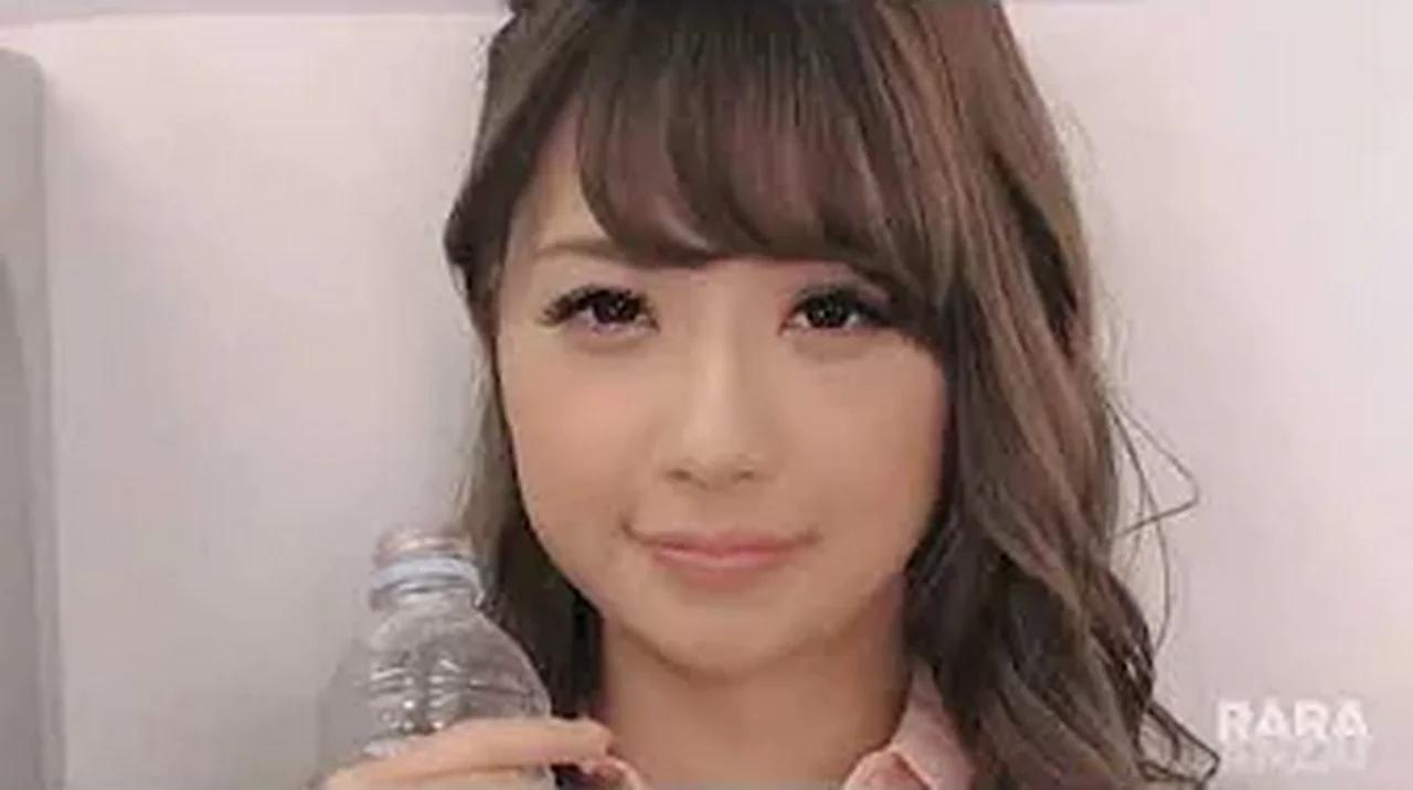Rara Anzai Goes To Work