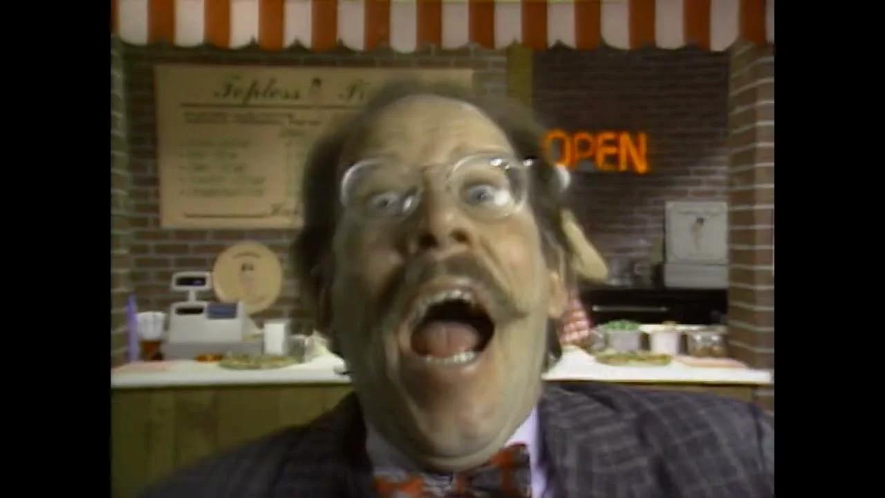 Robocop 1987 - "I'd buy that for a dollar!" Topless Pizza deleted scene