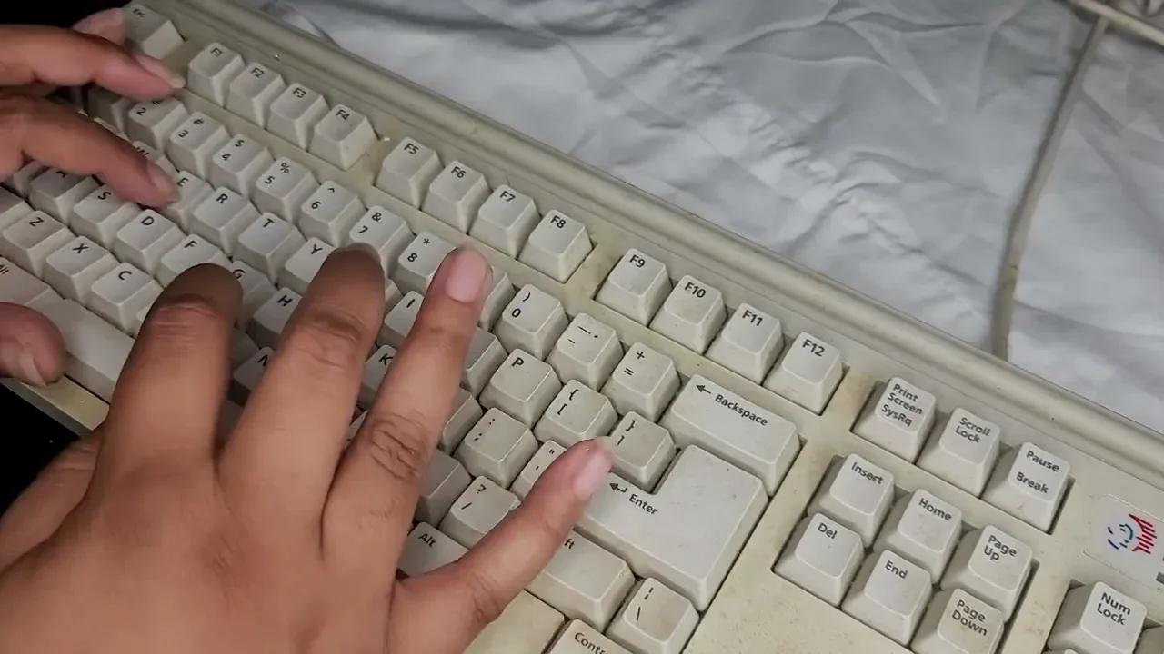 Keyboard Typing ASMR | Tingle Sounds Clicking | 90s Packard Bell | Fingernails Tapping No Talk ~ 001