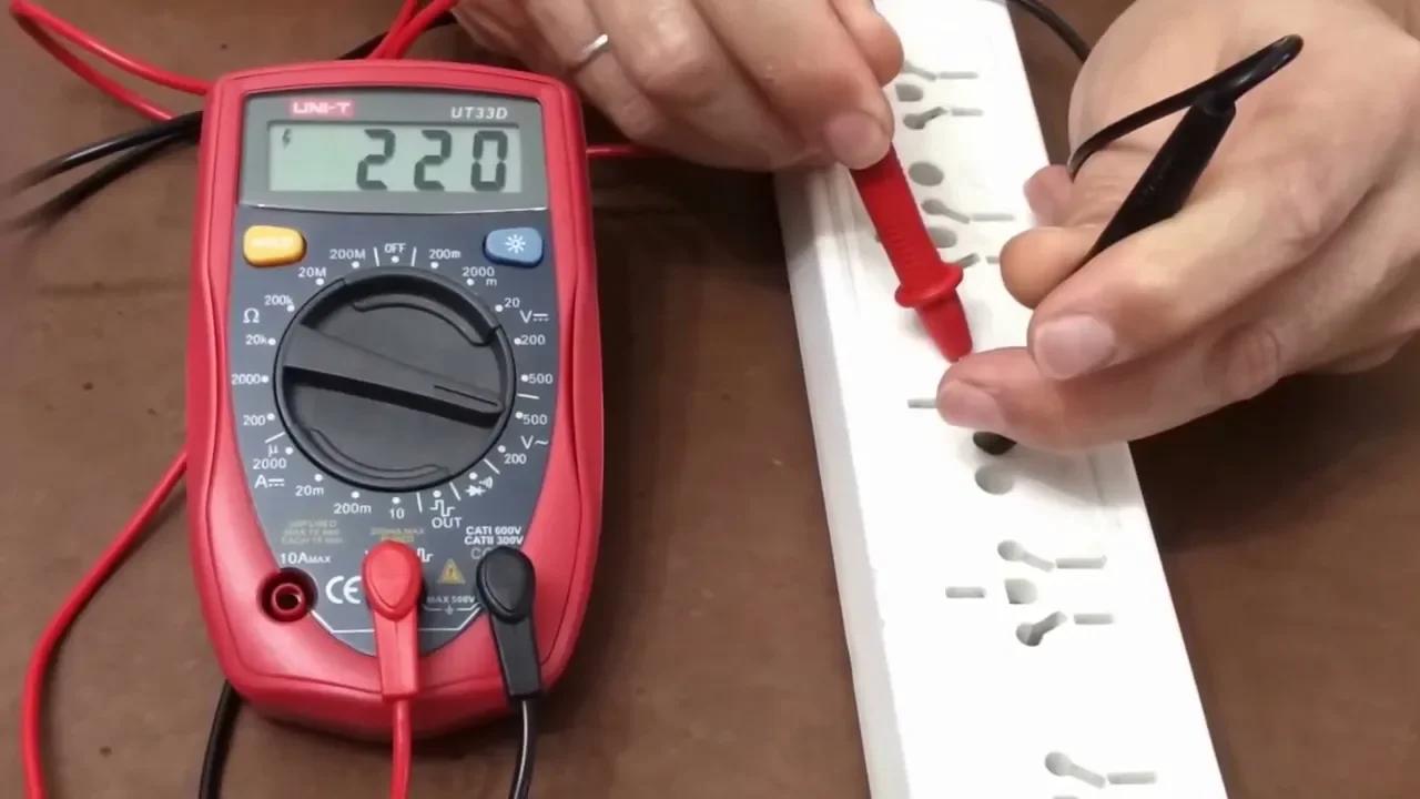 Como medir voltaje en un tomacorriente con multimetro
