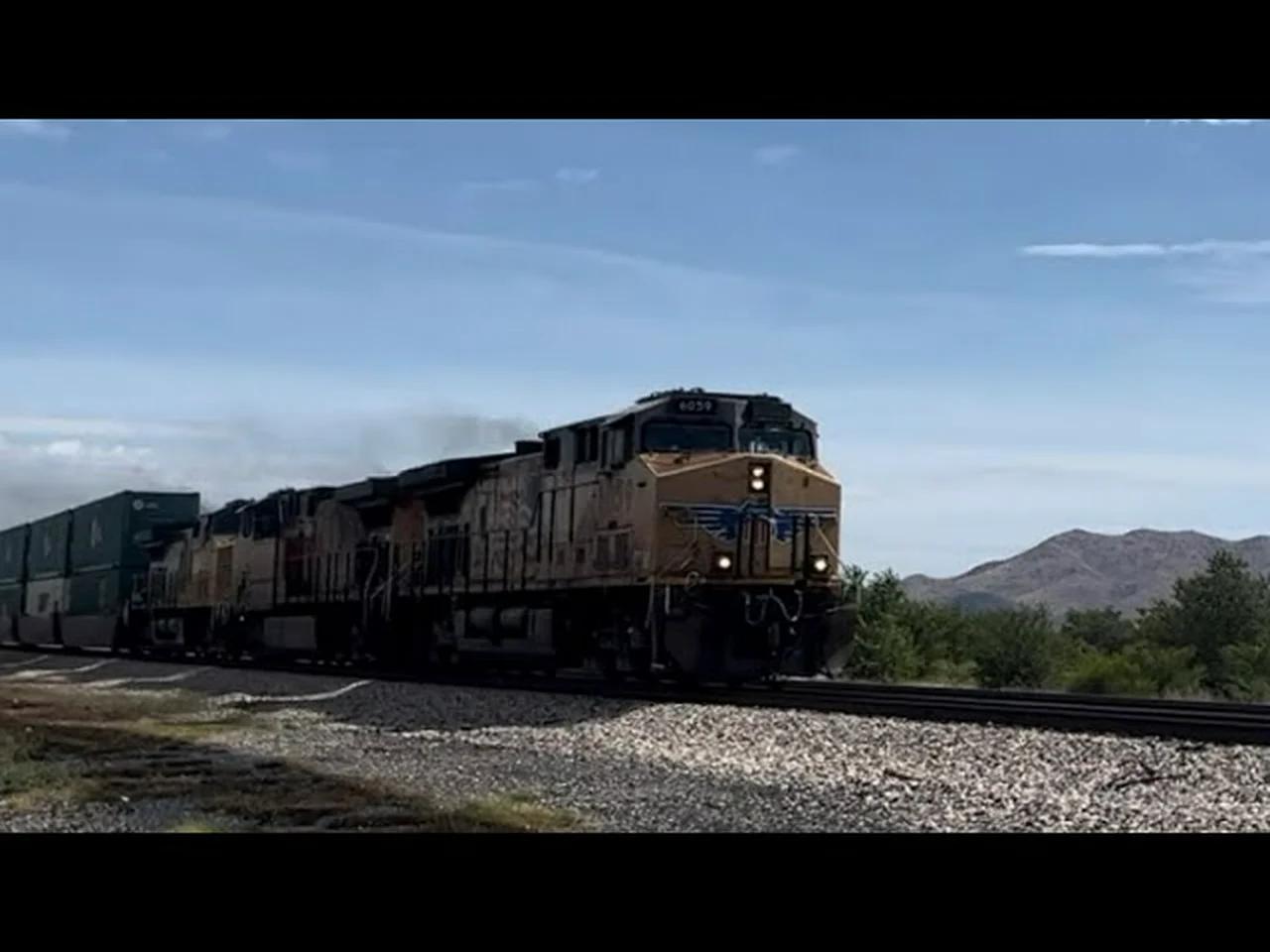 Westbound Union Pacific Intermodal Flies Through Willcox Az!