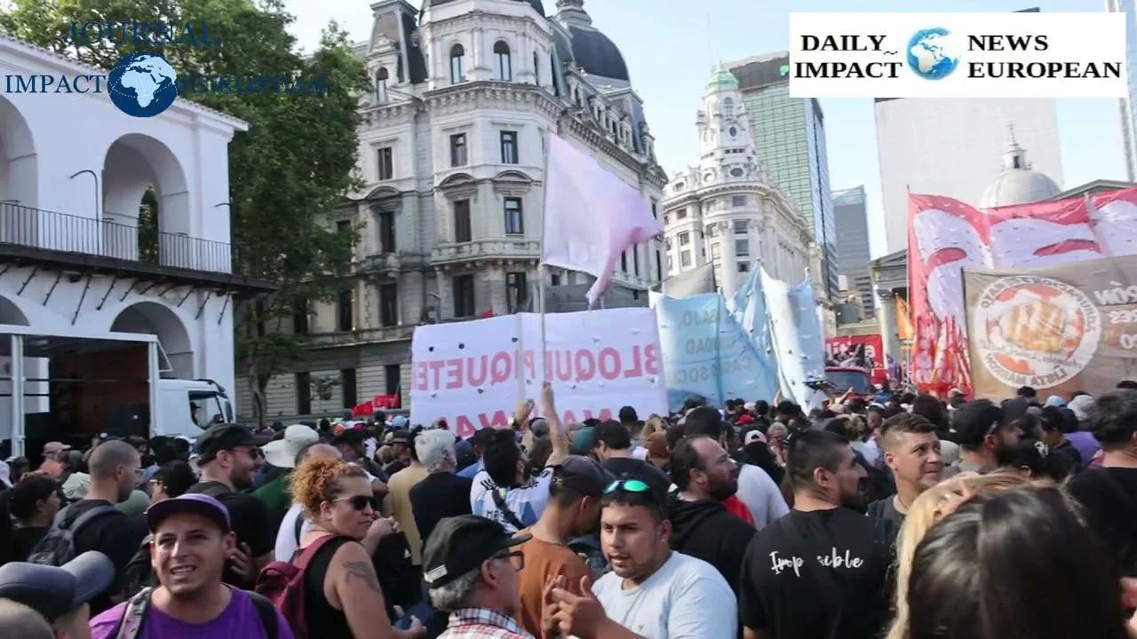LE PEUPLE ARGENTIN EST EN COLÈRE CONTRE LES RÉFORMES FORCÉES PAR LE ...