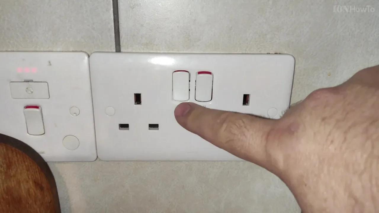 Electrical double socket outlet replacement UK plug