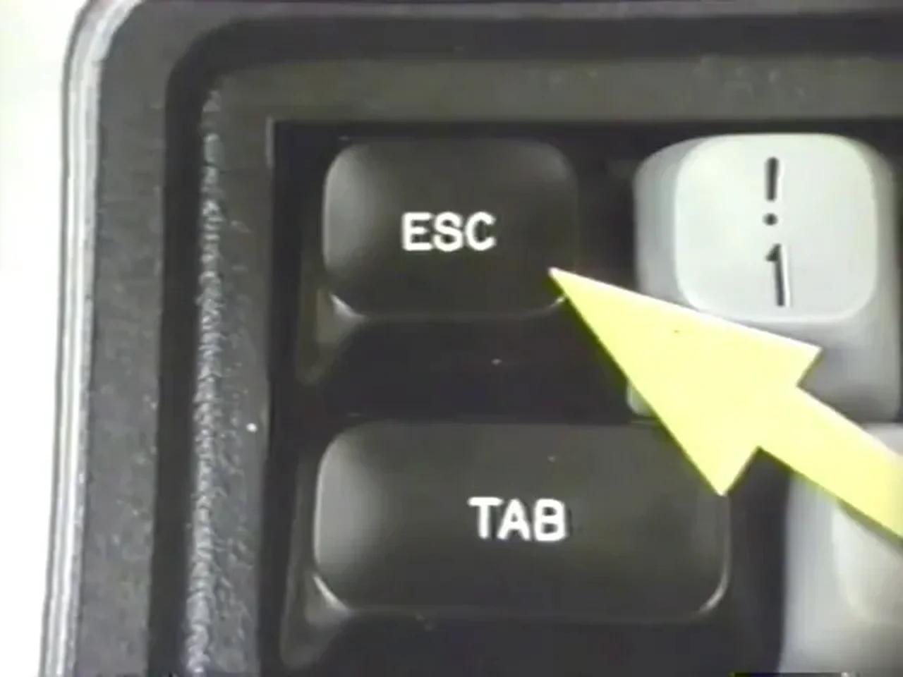 Radio Shack TRS-80 Model II - Operações