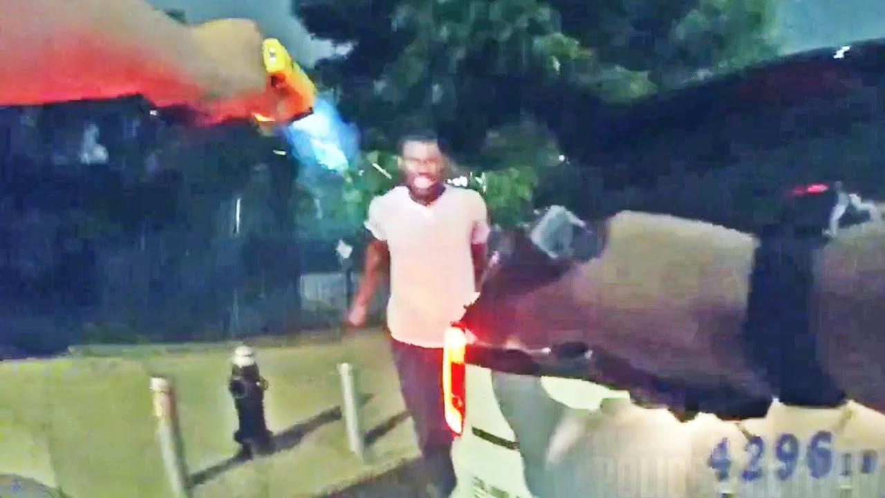 Nypd Officers Shoot Suspect Approaching With Knife