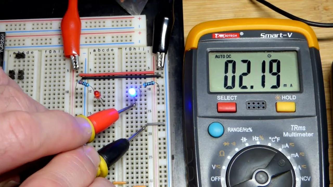 How to multimeter measure current of blue LED with 1000 ohm resistor at ...