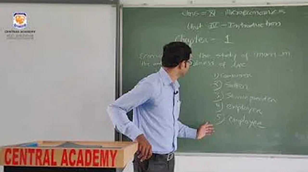 class Xi Ch 4 macroeconomics introduction part 1