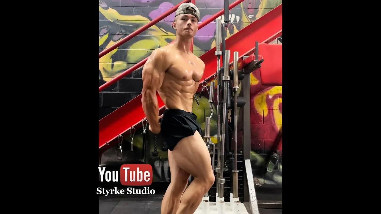 Fitness Muscle Model Austin Blackwell Physique Update Posing Styrke Studio