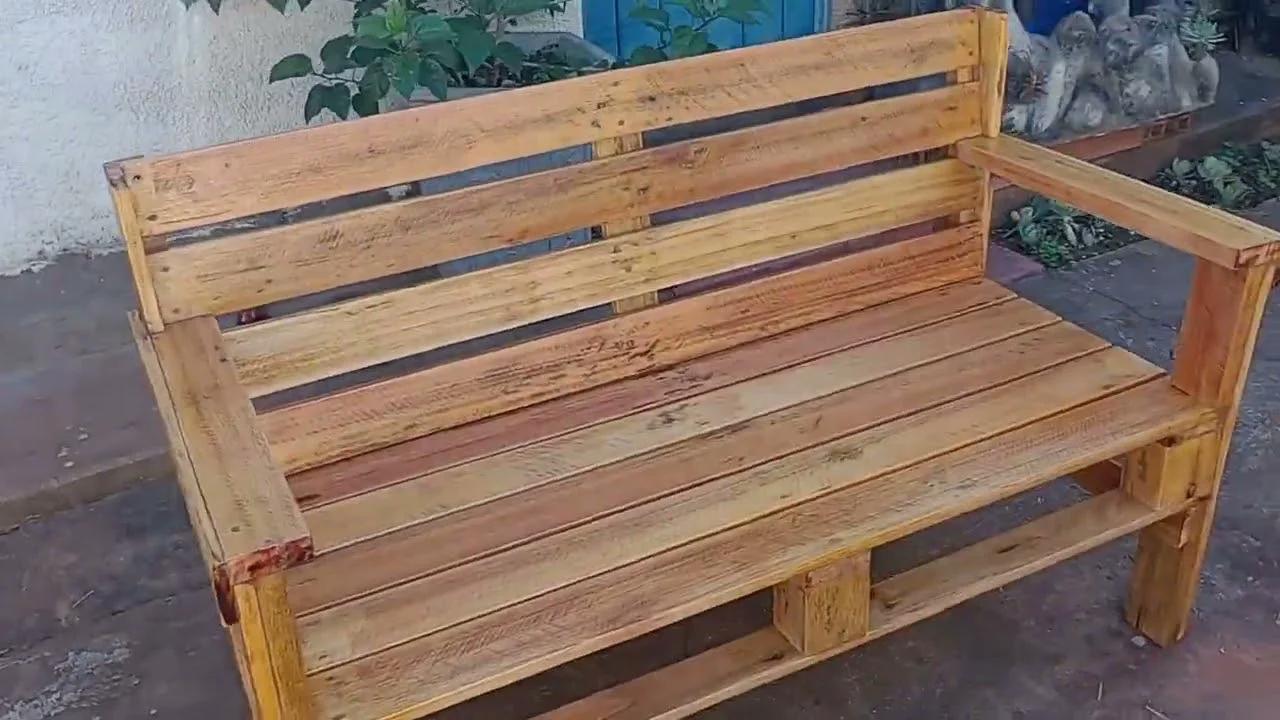 Modelo de Banco de Pallets com Verniz incolor
