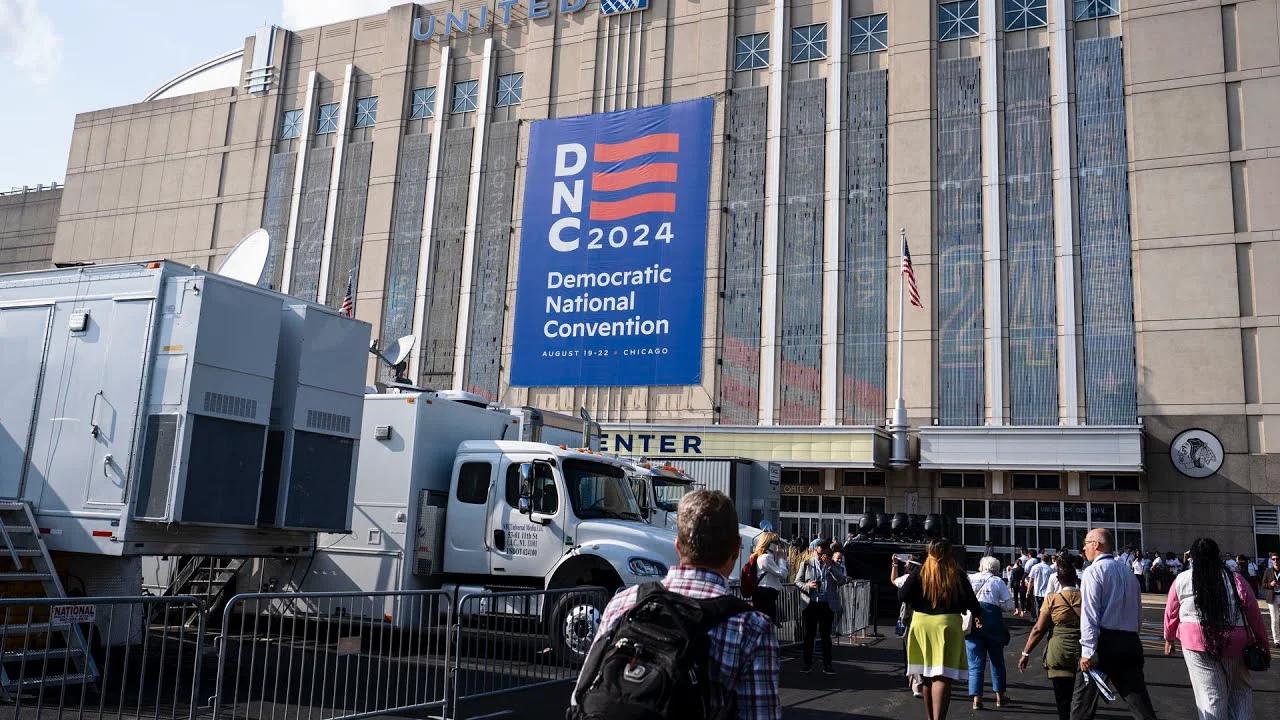LIVE: View of the United Center on DNC Day 2
