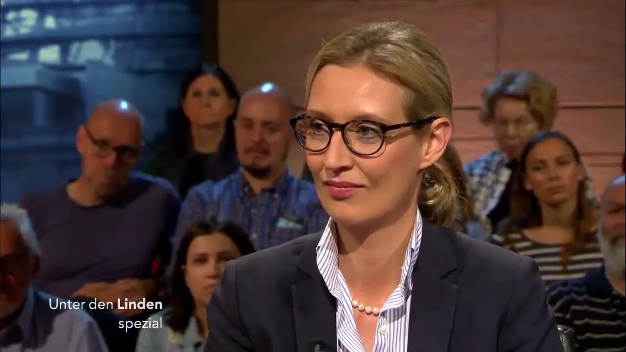 Alice Weidel AfD Spitzenkandidatin Unter den Linden im Gespräch mit ...