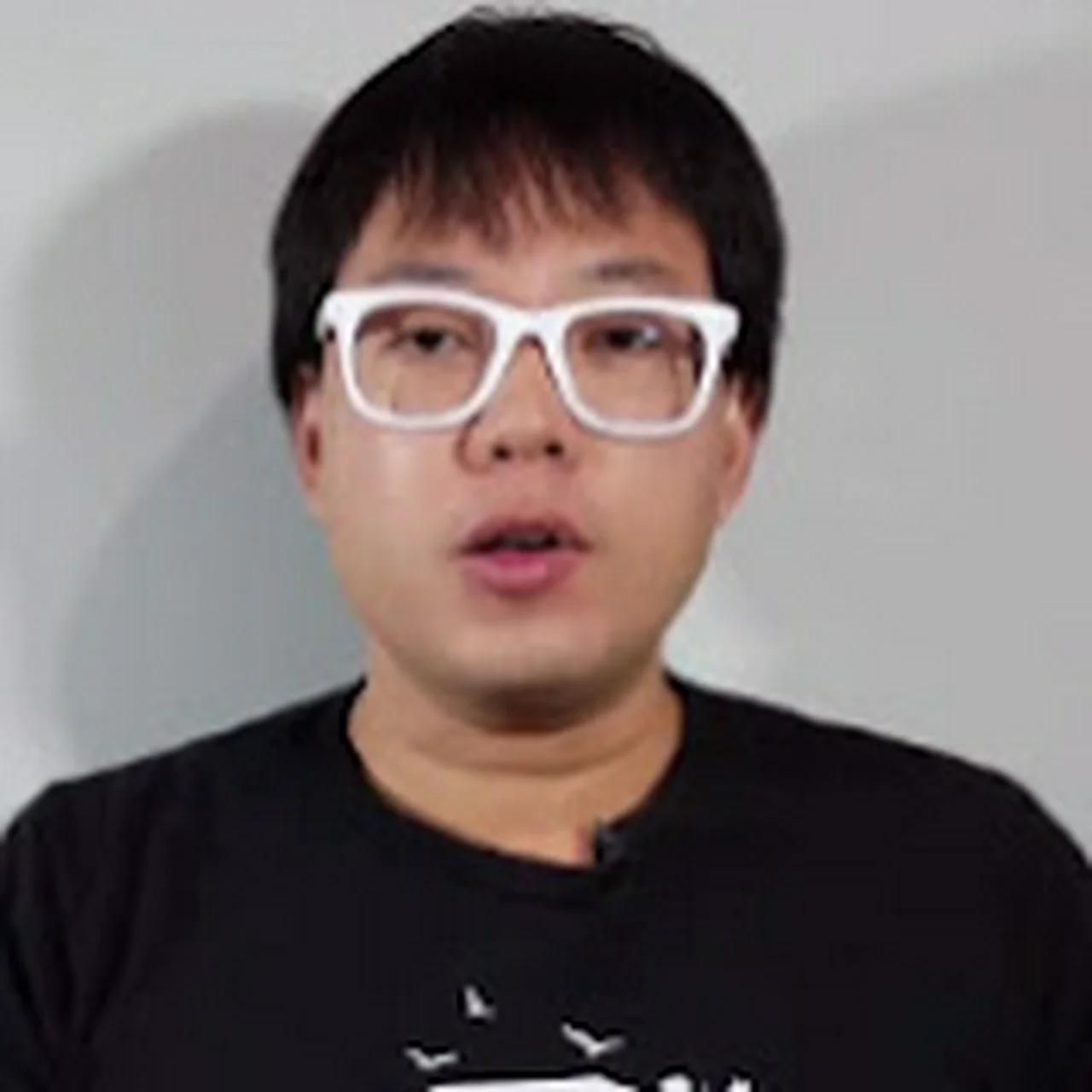 GuyReacts
