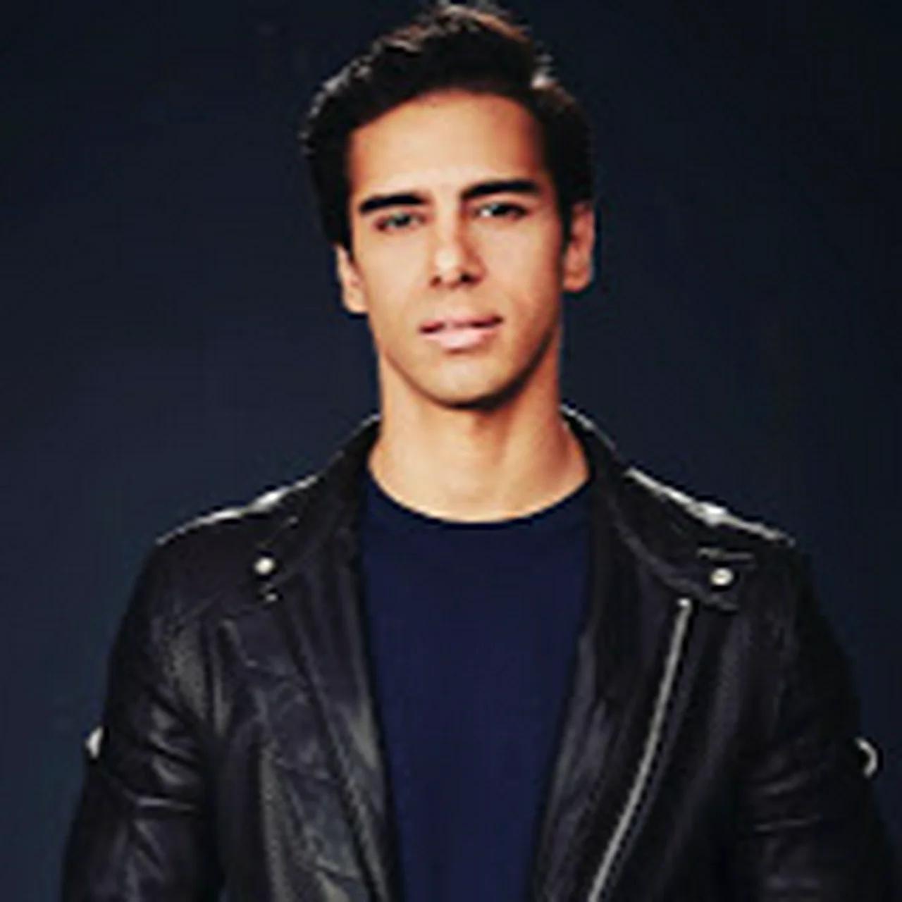 Cesar D' La Torre Oficial