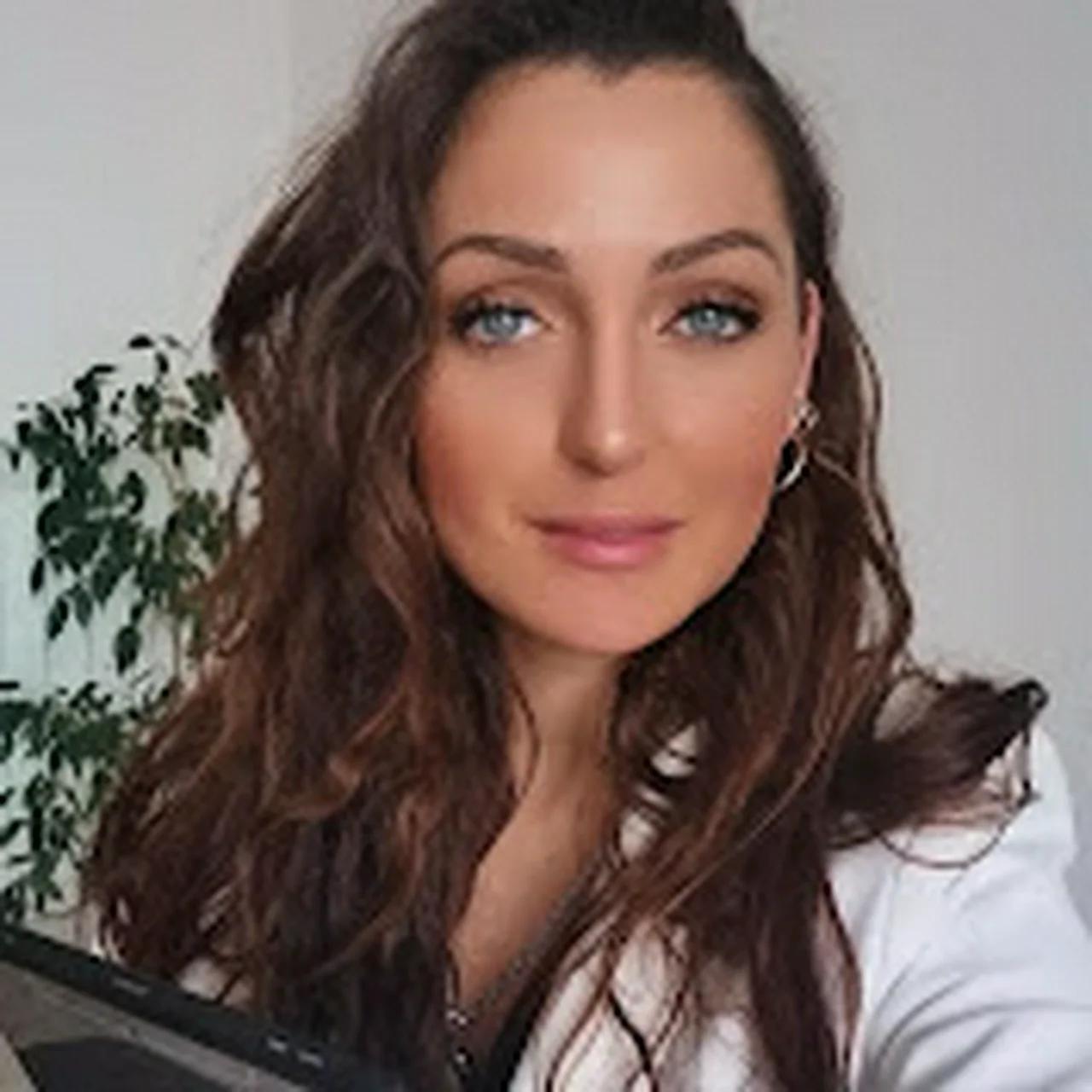 Lorena Martín "Resonando Con Tu Esencia"