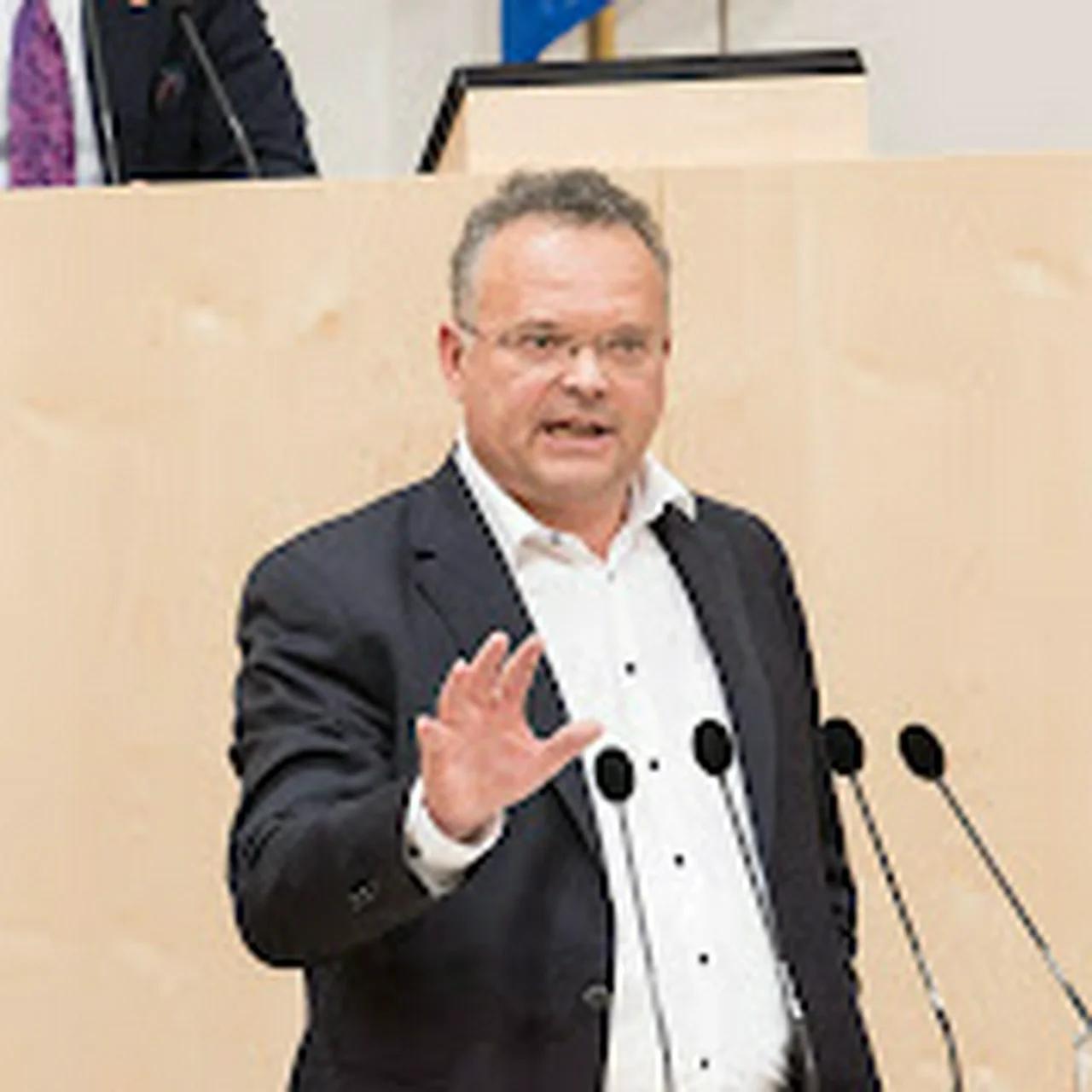 Gerald Hauser