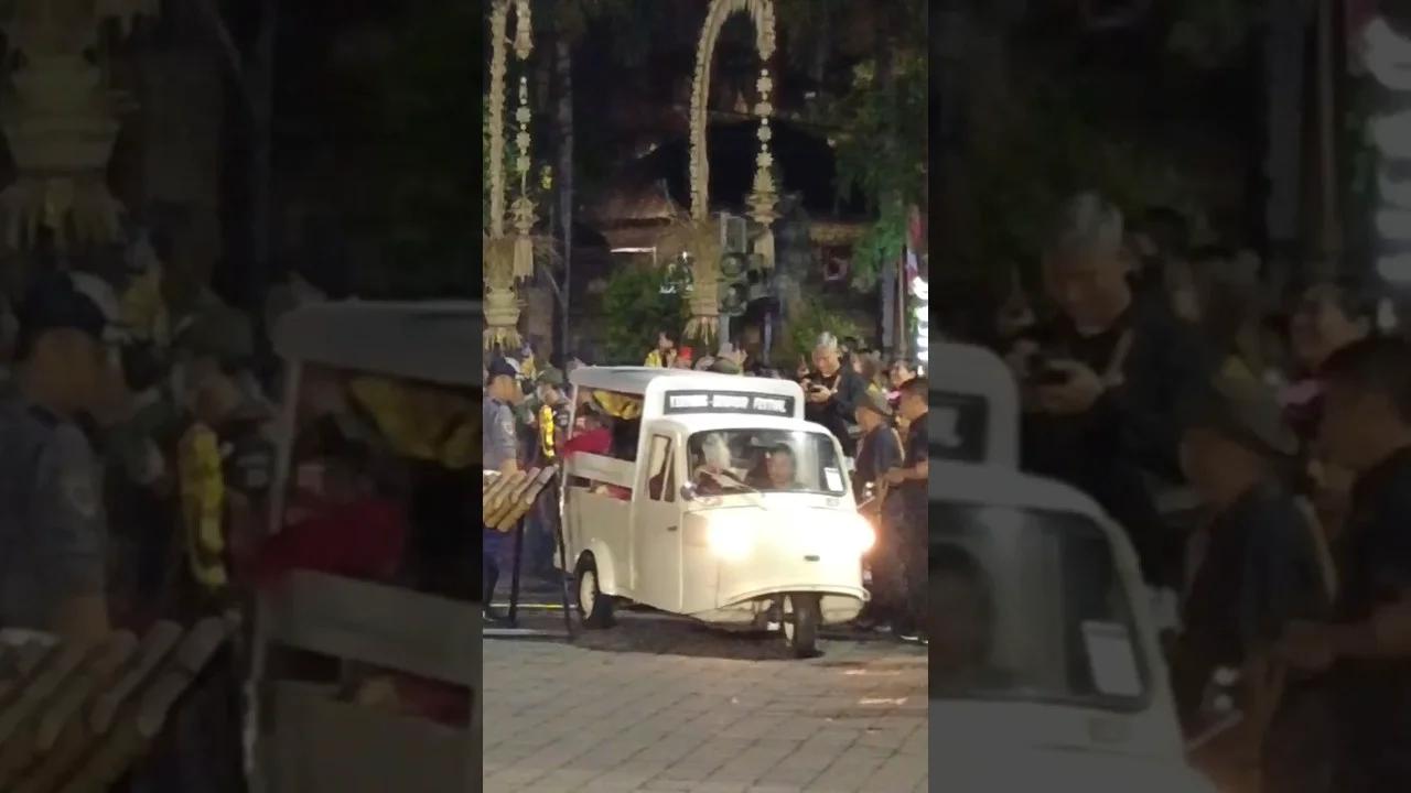 Dadong Rerod Naik Bemo Ke Denpasar Festival 2022 #Shorts