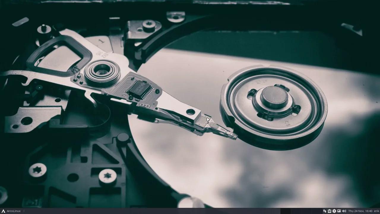 Arcolinux 3128 Downloading The Oldest Iso Of Arcolinux Installing And Updating Update Video