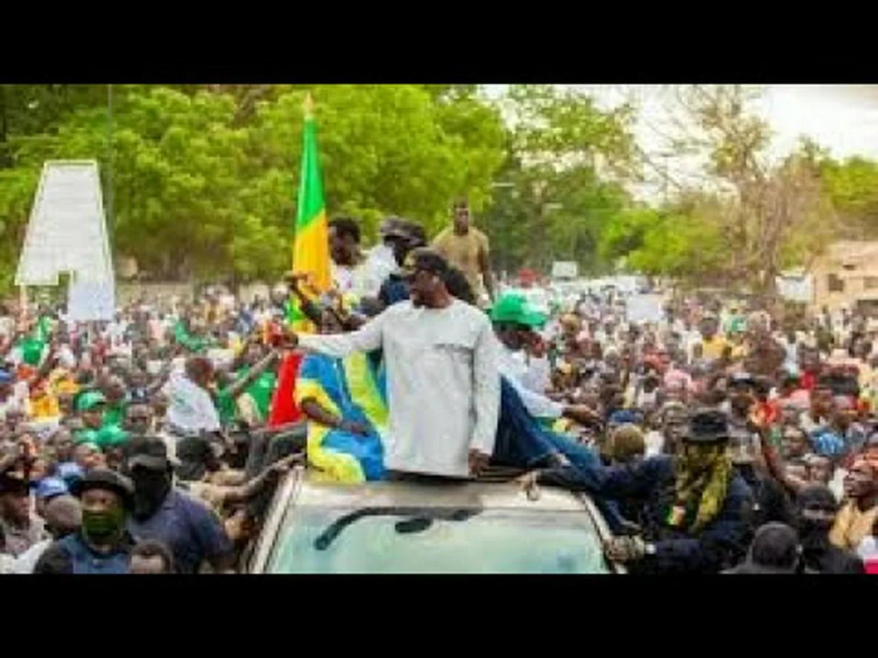 CARAVANE DE LA LISTE PASTEF LES PATRIOTES À DAKAR AVEC LA TÊTE DE LISTE ...