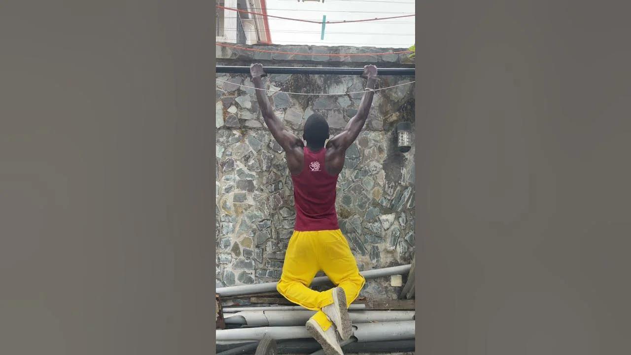 Comment faire des tractions ( avoir le dos en V )