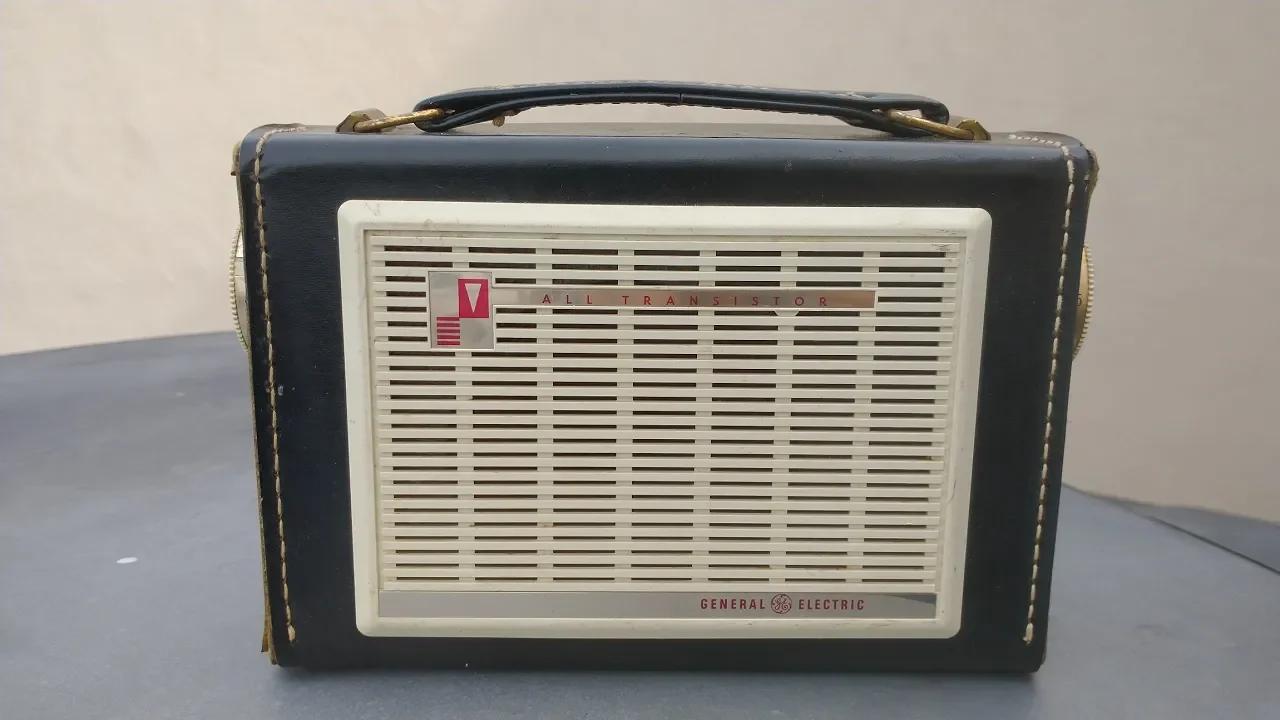 Servicing a 1959 General Electric P-795a 5 transistor AM radio. Battery ...