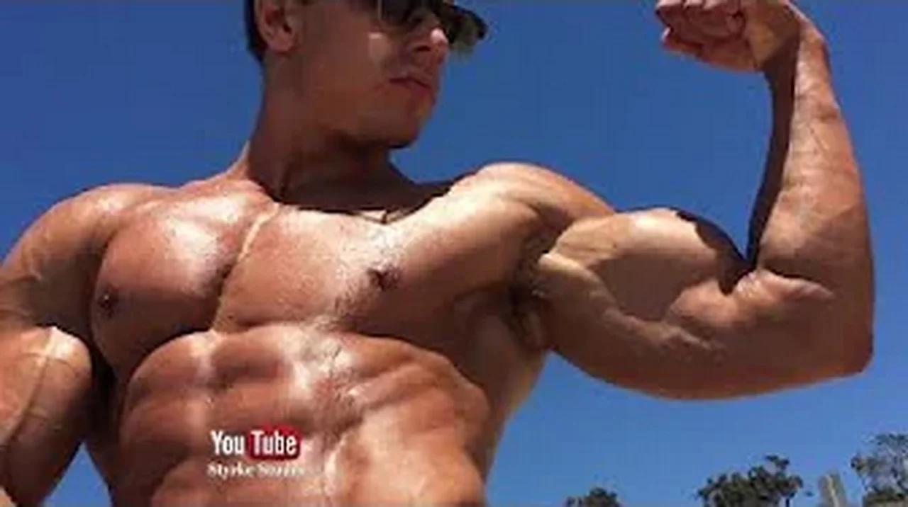 Muscle Model Bodybuilder Beast Muscle Beach Gym Pump Kevin Dzienny ...