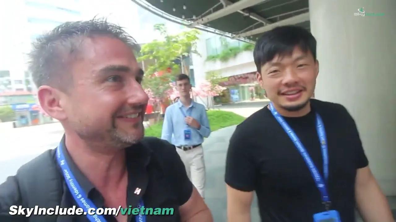 Inside the Handshake Vietnam Hackathon